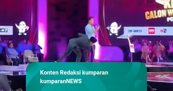 Gibran Dekati Cak Imin Saat Jelaskan Solo Dapat Proyek Besar, Mic Cak Imin Jatuh | kumparan.com